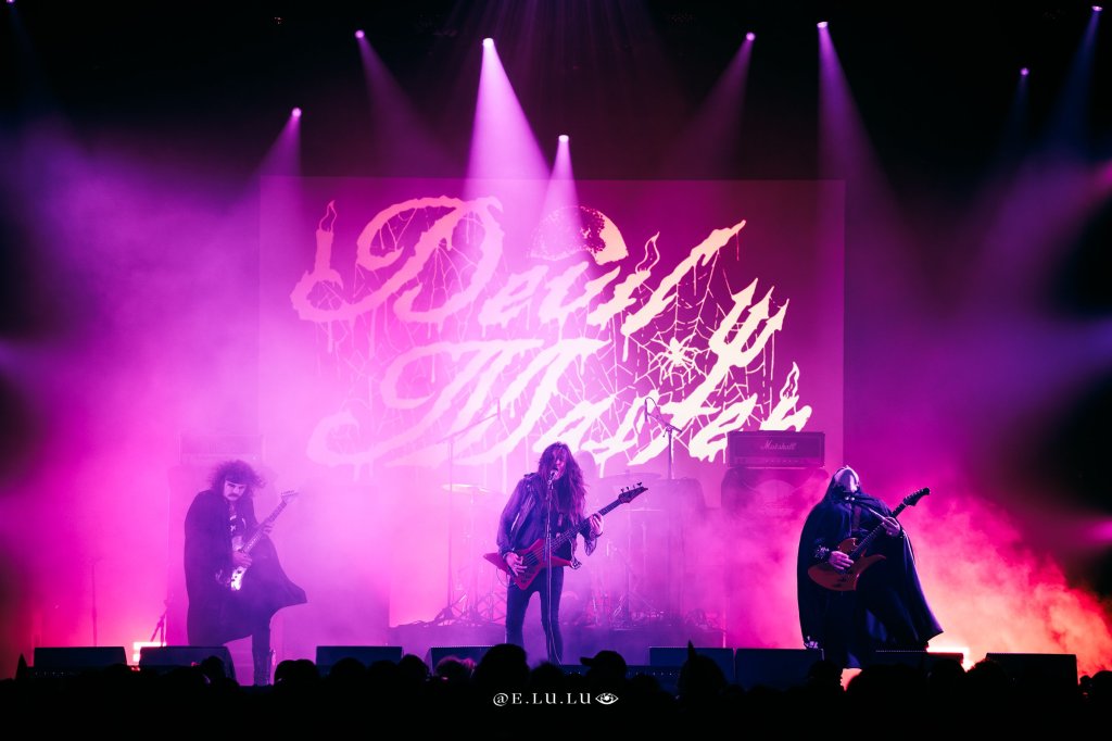 MANAGEMENT – Perfect World Productions